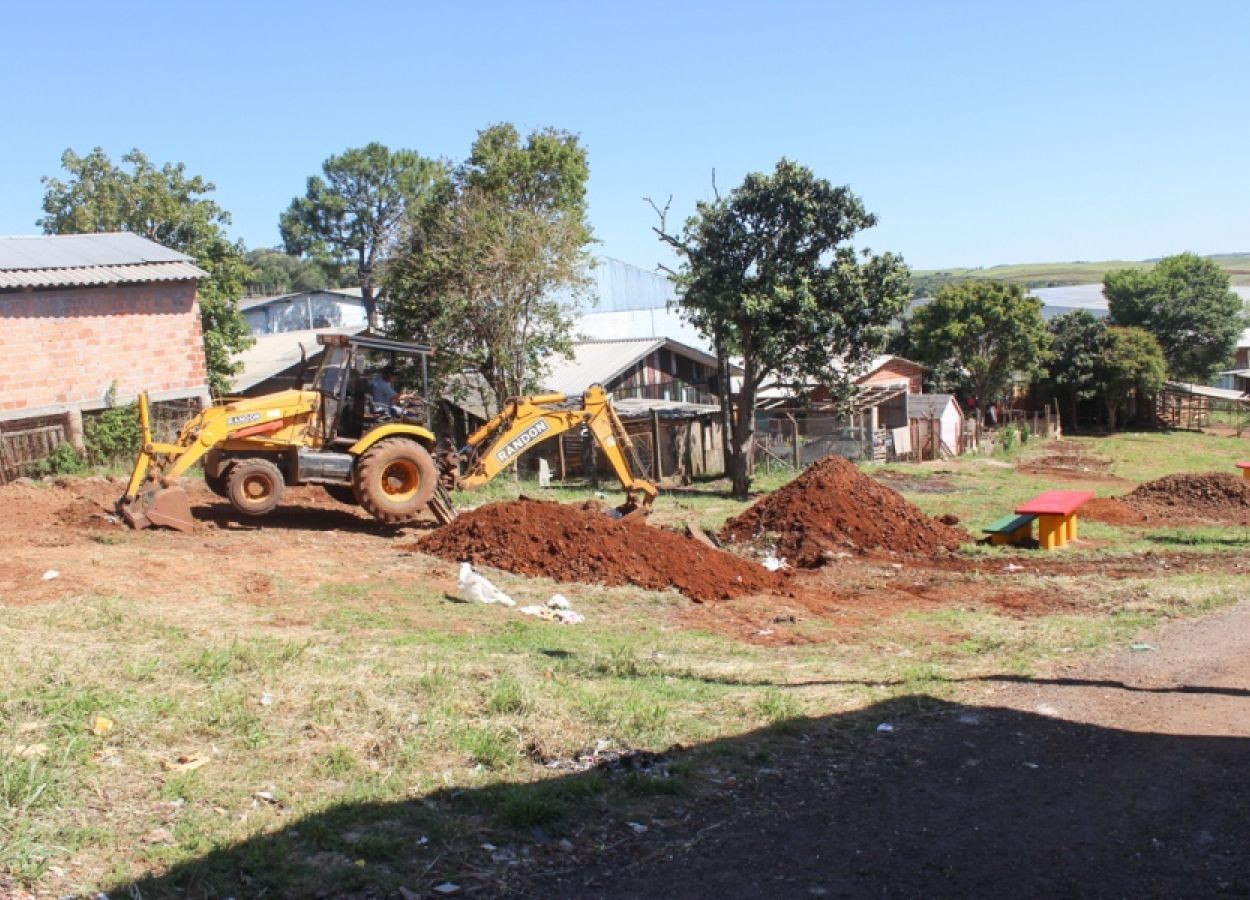 Praça, ruas e rede de esgoto são melhoradas em bairros de Lagoa ...